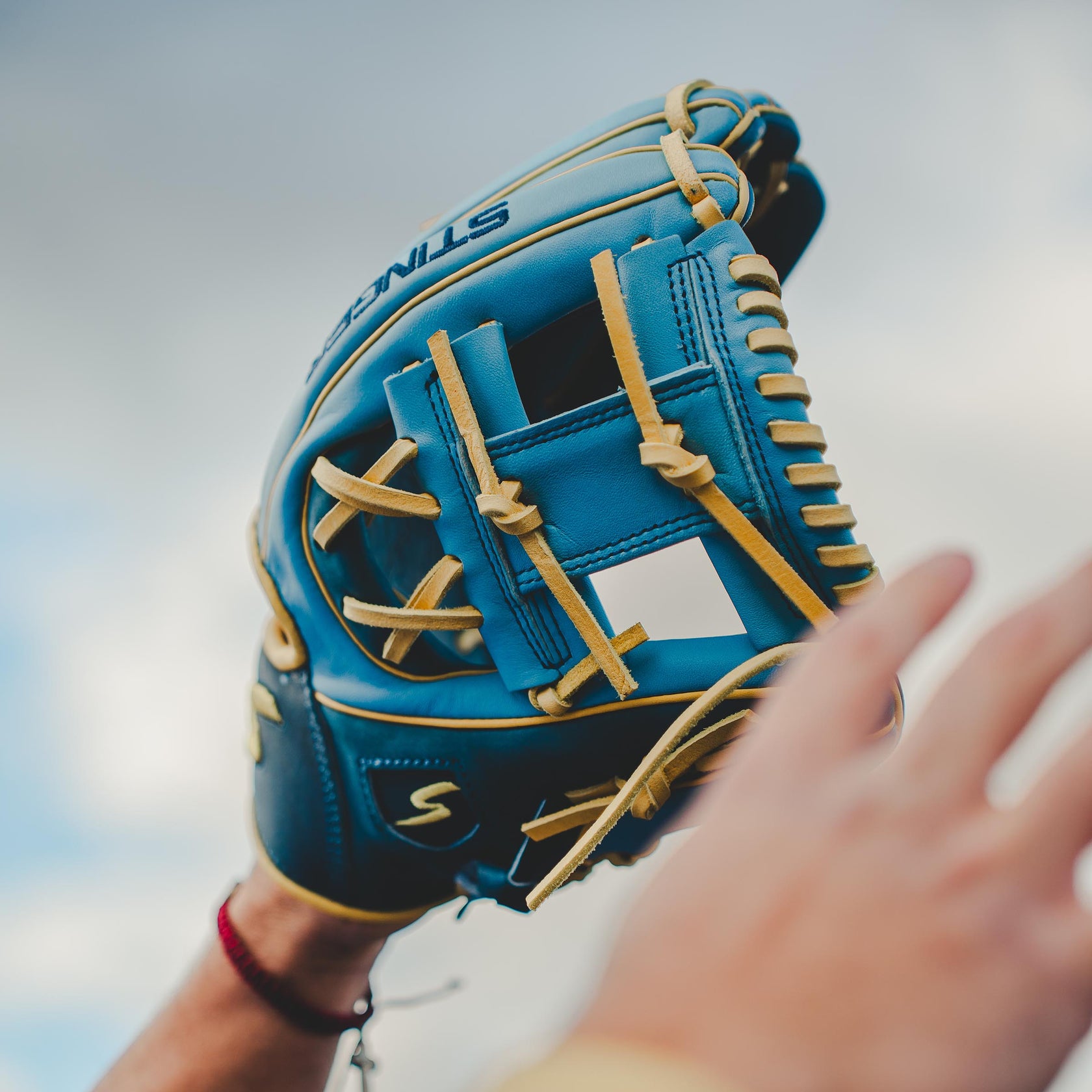 Stinger Thunderbolt 11.75" Baseball Fielding Glove – Stinger Sports